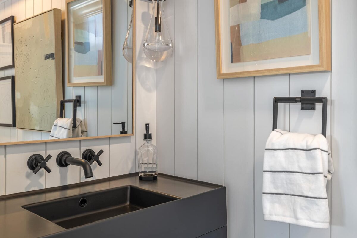 Lake House USA - Geri Designs